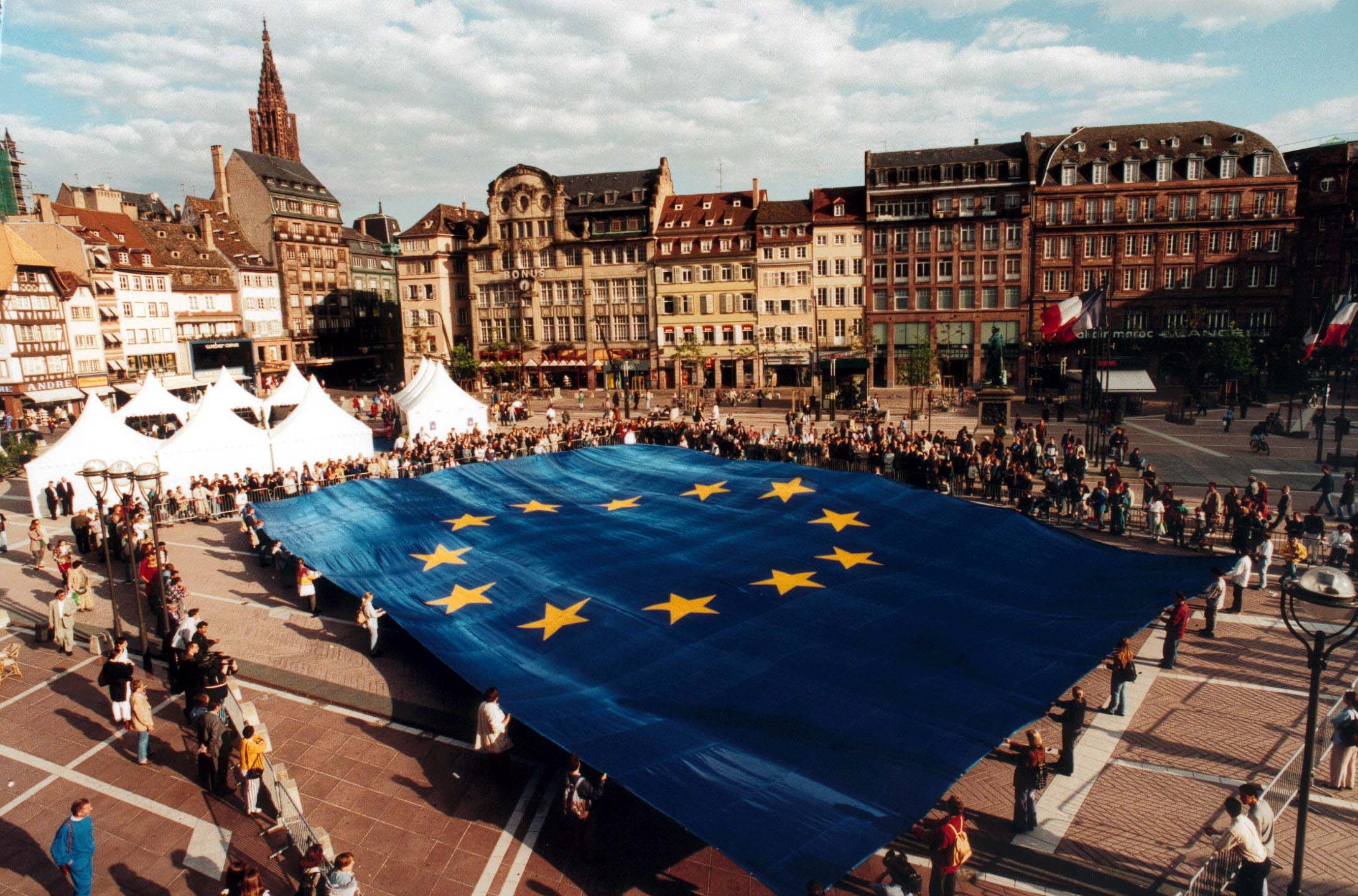 A huge European flag is presented on Strasbourg’s main place ...